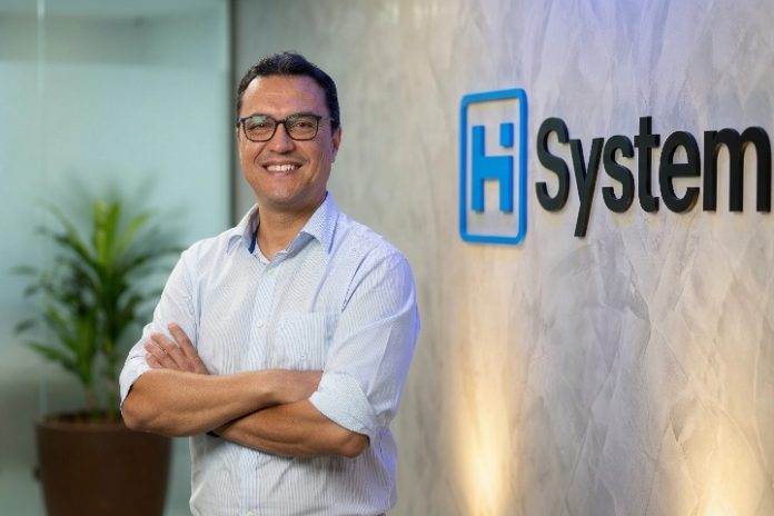 HSystem inova com IA no atendimento ao cliente - Hotelier News